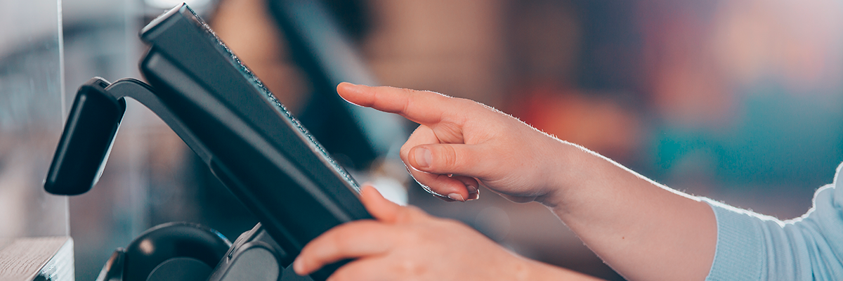 Enhancing retail performance with hybrid cloud POS solutions